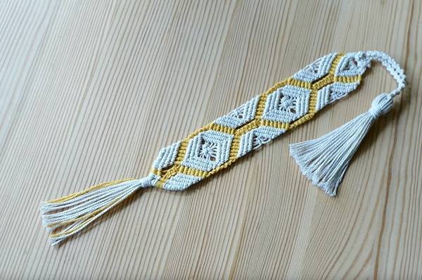 10 Easy Macrame Bookmark Patterns for Beginners - Hemptique